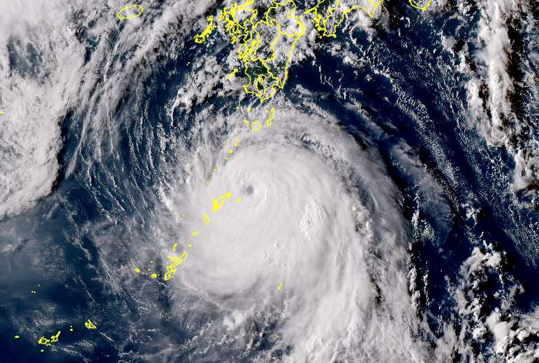 MeteoNews: Typhoon Shanshan hits Japan (27. August 2024)